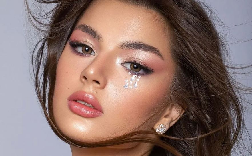 Bella Contact Lenses: Elevate Your Fashion Game with Colour Your Eyes ...